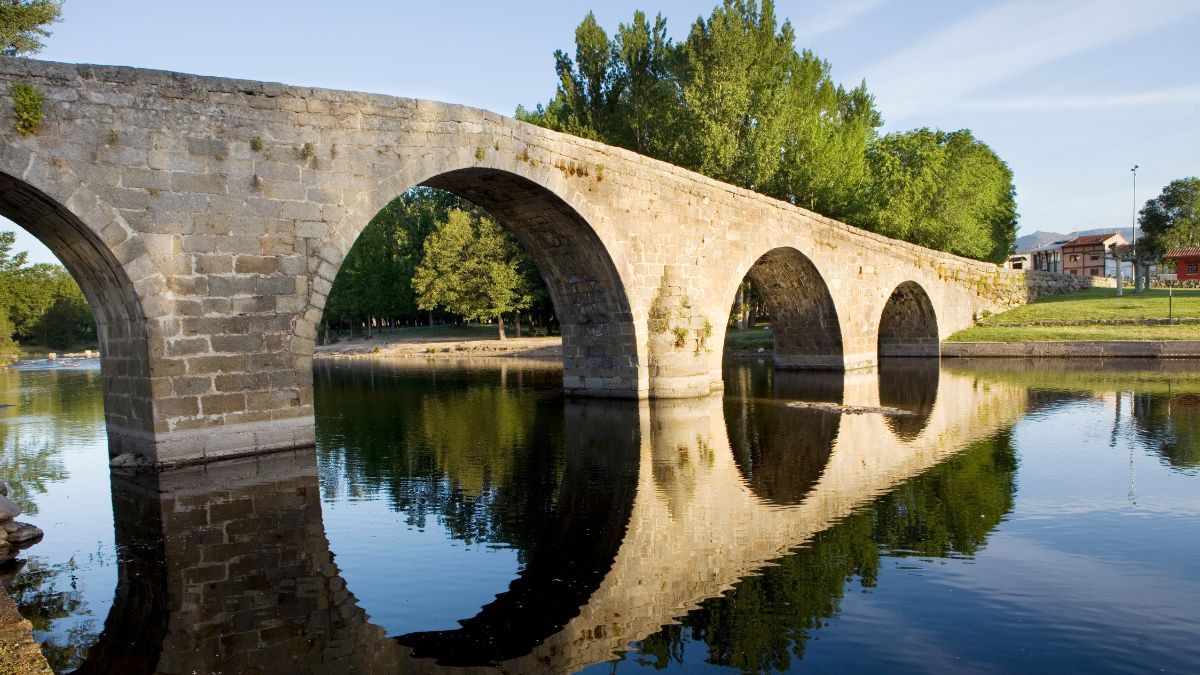Qué ver en navaluenga foto - Explorandofrancia.com