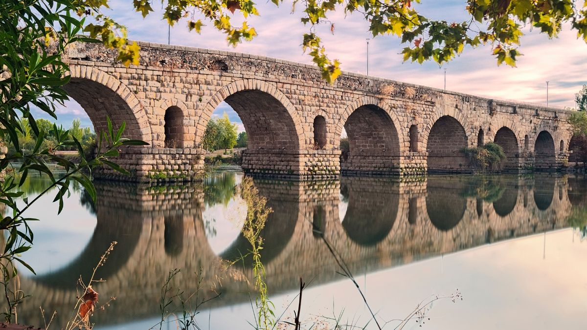 El puente romano más largo del mundo está en esta bonita ciudad española