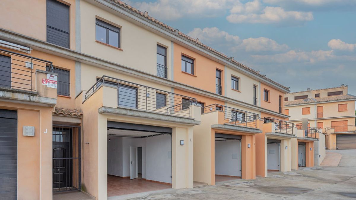 Solvia ofrece un chalet a estrenar con más de 120 metros y 3 ...