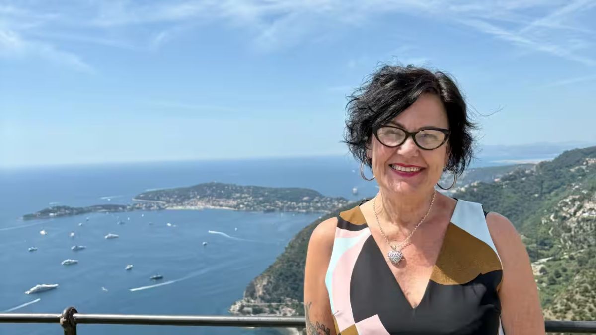 Fiona (58 años) lleva un año buscando trabajo y nadie la contrata por ...