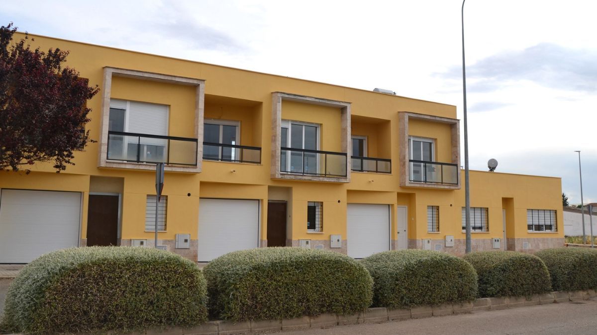 Solvia ofrece un chalet de 3 habitaciones y 2 baños por tan solo 43.000 ...