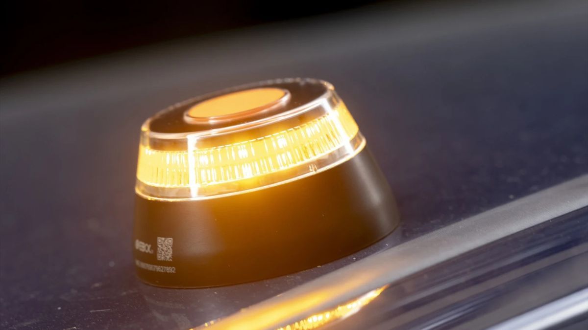 La DGT retira la homologación a 4 balizas V-16: estas son las marcas y ...