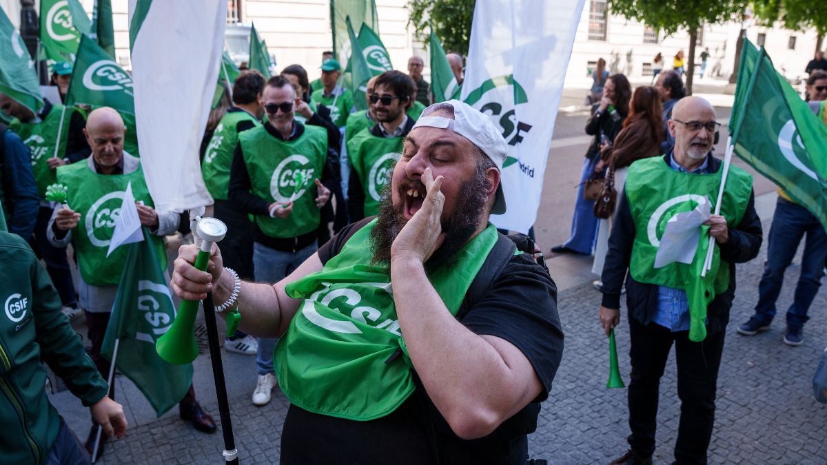 CSIF se moviliza en plena campaña de la Renta: “la plantilla se ...